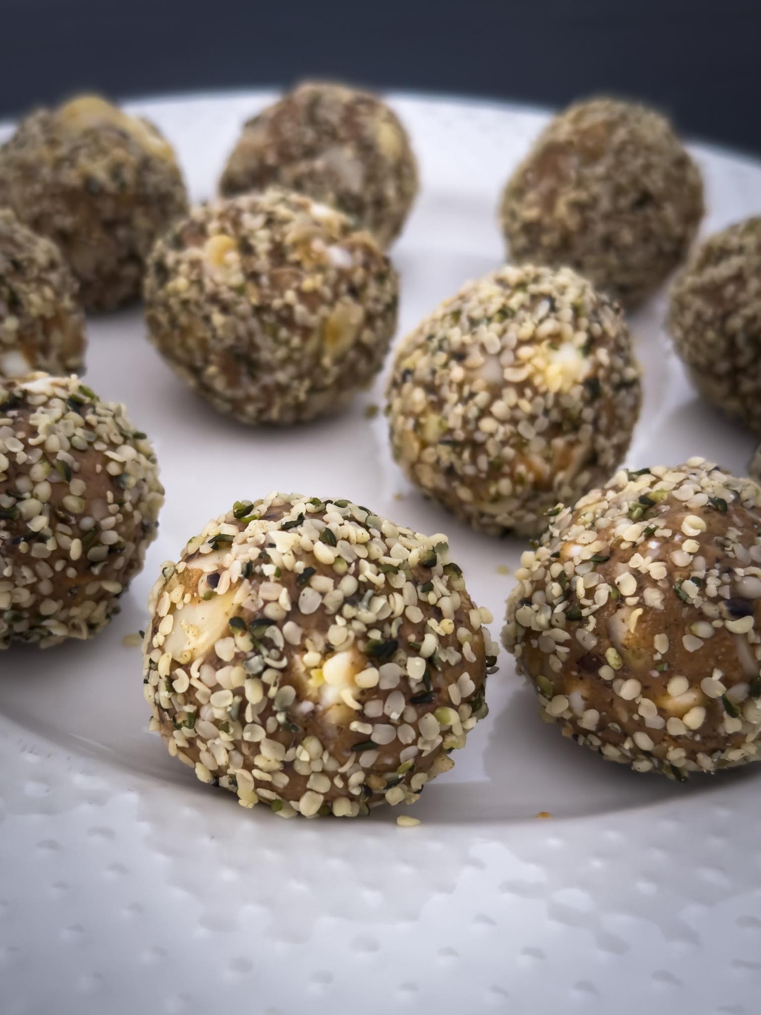 RECETTE | BOULES D'ÉNERGIE VÉGANES - TOUT-COURT